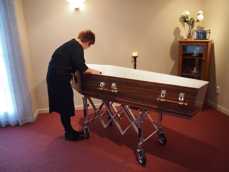Embalming Services | J Fraser & Sons